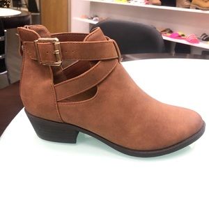 Shoes | Tan Ankle Bootie Block Heel | Poshmark